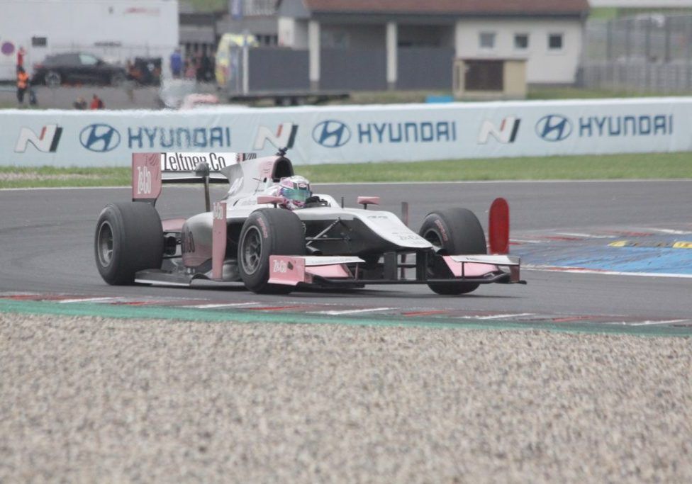 Thomas Zeltner surprises with double victory in Most! - MAXX FORMULA ...